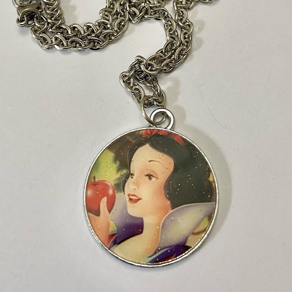 Disney | Accessories | Vintage Disney Princesses Necklace Snow White ...